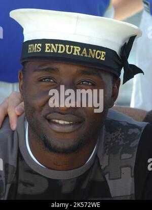 PORTSMOUTH STRIKER LUA LUA ABOARD HMS ENDURANCE. PIC MIKE WALKER, 2006 ...