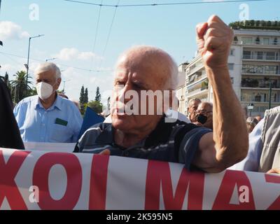 Athens, Attika, Greece. 5th Oct, 2022. Retirees protest demanding rises ...
