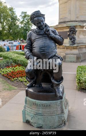 View of the Gower Memorial and statue of Falstaff Stock Photo - Alamy