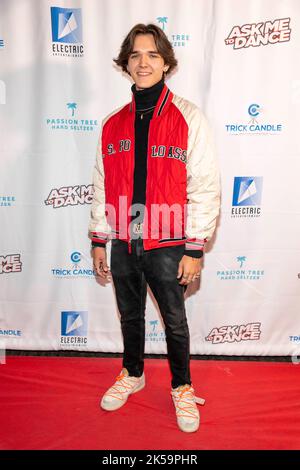 LOS ANGELES, CA - OCTOBER 4: Leif Erik Offerdahl and Jordyn Denning at ...