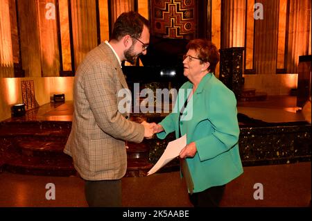 Im Bild: Lukas Rietzschel und Holde Liebau. Der Schriftsteller Lukas ...