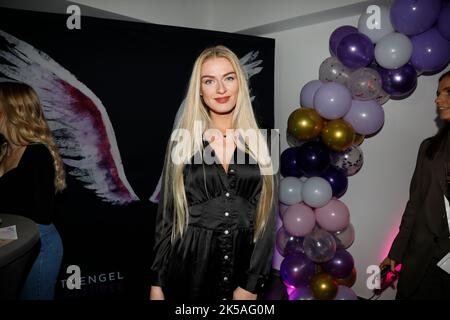 Michelle Louise aka Milou beim Grand Opening der Beauty-Praxis ...