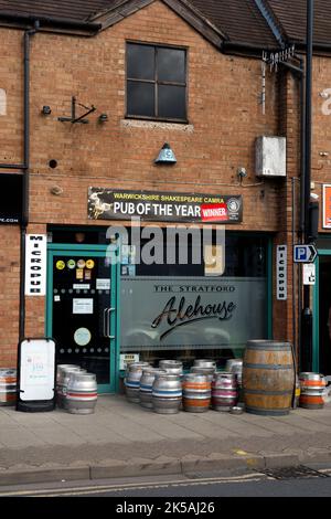 Micro pub England. Stratford upon Avon UK pubs Stock Photo - Alamy