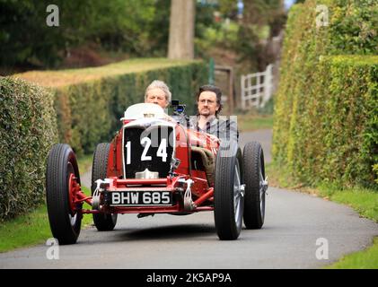 Richard Hammond in a vintage Riley at Shelsley Walsh speed hillclimb ...
