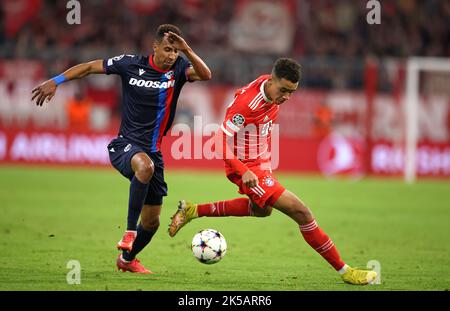 Jamal Musiala of Bayern Muenchen Jhon Mosquera of Viktoria Plzen FC ...