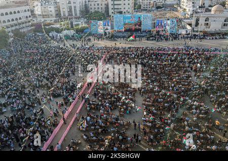 Gaza, Palestine. 06th Oct, 2022. Fighters of the Al-Quds Brigades, the ...