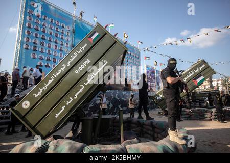 Fighters from the Saraya al-Quds Brigades, the armed wing of the ...
