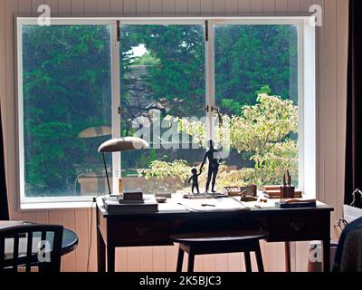 Britten's office and desk in the Red House at Alderburgh Stock Photo ...