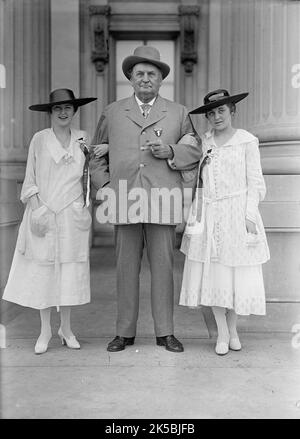 Sisters Tallulah Bankhead, (left), Eugenia Bankhead, 1919 Stock Photo ...
