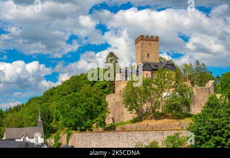 Kerpen Castle in Kerpen, Volcanic Eifel, Eifel, Rhineland-Palatinate ...