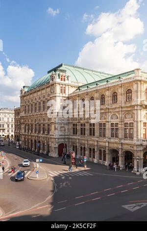 Neo-Renaissance Vienna Opera House, Austria Stock Photo - Alamy
