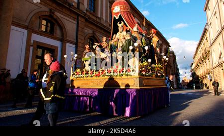 Italy, Sicily, Caltanisetta, Easter, procession, night, procession car ...