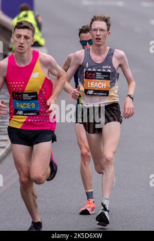 Pacemaker Pace 3 running in the TCS London Marathon 2022 Elite Women ...