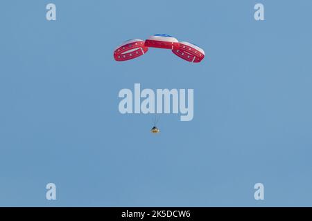 Boeing CST-100 Starliner lands at White Sands Space Harbor during OFT-2 ...