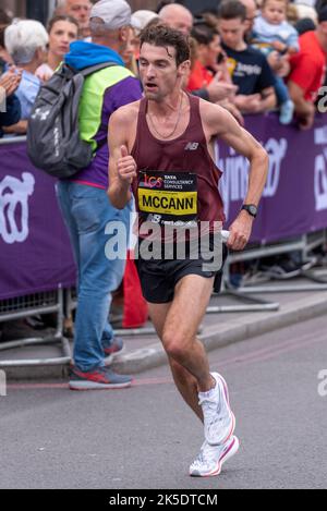 Andrew McCann racing in the TCS London Marathon 2022 Elite Men's race ...