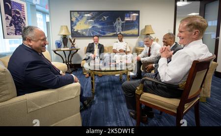 NASA Administrator Bill Nelson, right, meets with incoming JPL Director ...
