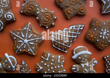 Set of tasty Christmas cookies on color background Stock Photo - Alamy