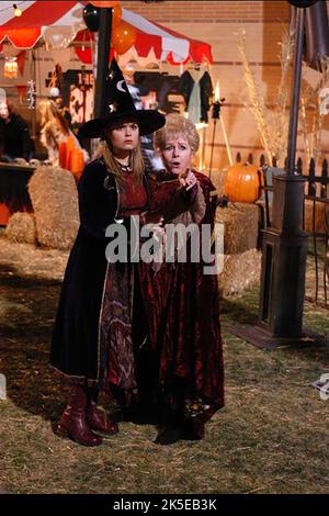 Kimberly J. Brown & Debbie Reynolds Film: Halloweentown Ii: Kalabar'S ...