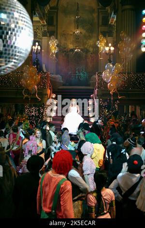 A CINDERELLA STORY (2004) HILARY DUFF CIND 001-DJ Stock Photo - Alamy