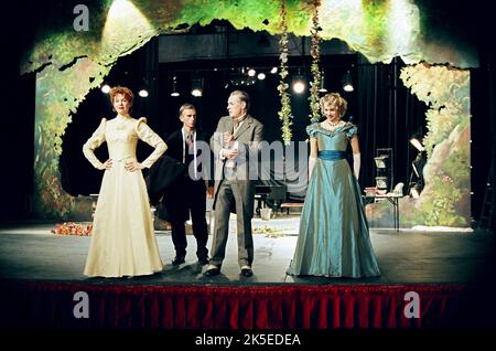 ANNETTE BENING, LEIGH LAWSON, BEING JULIA, 2004 Stock Photo - Alamy