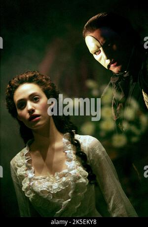 THE PHANTOM OF THE OPERA, EMMY ROSSUM, GERARD BUTLER, 2004 Stock Photo ...