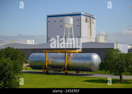 The liquid hydrogen tank that will be part of the Space Launch System ...