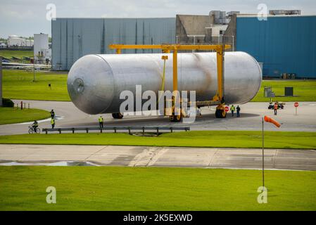 The liquid hydrogen tank that will be part of the Space Launch System ...