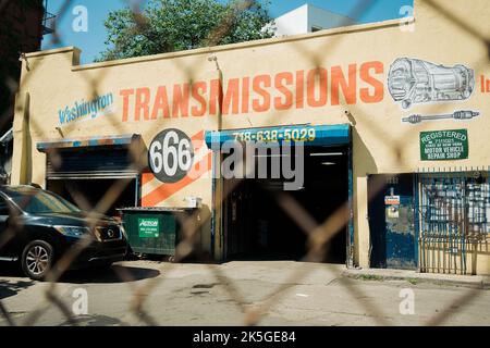 Washington Transmissions hand-painted sign, Brooklyn, New York Stock ...