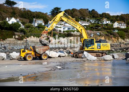 COVERACK, UK - SEPTEMBER 23, 2022. A landscape view of the picturesque ...