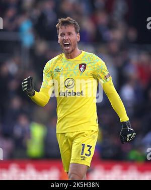 Bournemouth goalkeeper Neto celebrates victory following the Premier ...