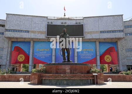 Statue of author Chingiz Aitmatov (1928-2008), Arabaev University ...