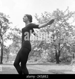 Exercise 60 years ago, demonstrated here in Dortmund in 1966 with Hella ...