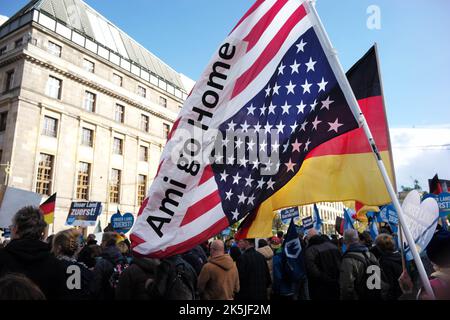 Berlin, Berlin, Germany. 10th Aug, 2022. October 8, 2022 : Members of ...