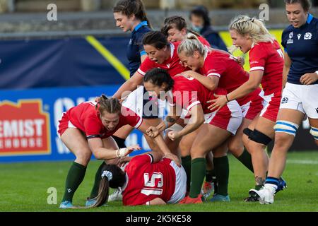 Wales celebrate after Kayleigh Powell scores her sides second try ...