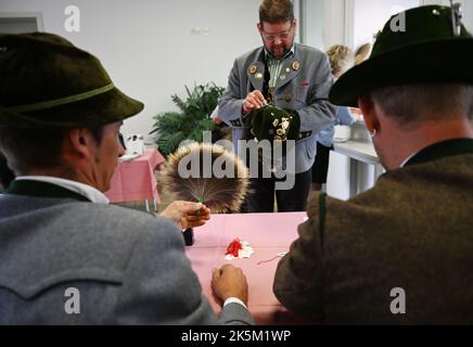 Mittenwald, Germany. 09th Oct, 2022. The submitted beards of ...