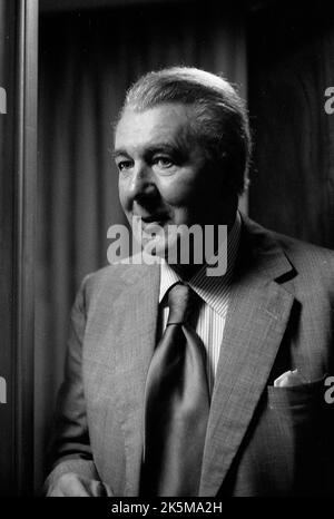British actor Michael Redgrave, Teatro Cervantes, Buenos Aires ...