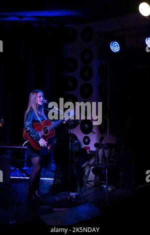 Fiddler's Elbow, Camden, London, UK Stock Photo - Alamy