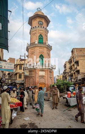 Street market shops in Peshawar, Khyber Pakhtunkhwa Province, Pakistan ...