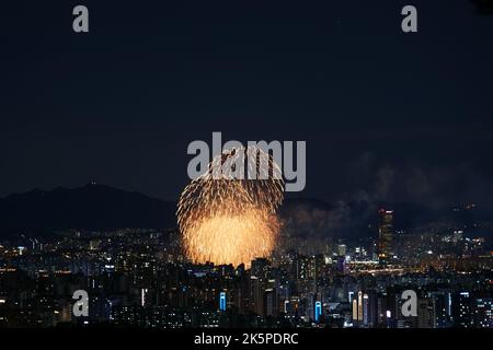 Fireworks viewing in the mountains Stock Photo - Alamy