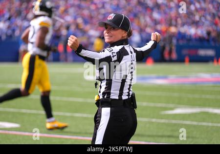 Down judge Robin DeLorenzo (134) during an NFL football game between ...