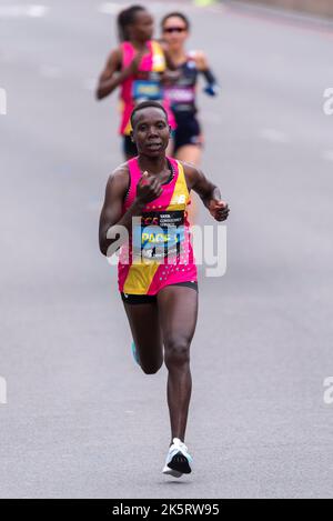 Pacemaker Pace 3 running in the TCS London Marathon 2022 Elite Women ...