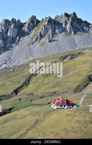 Chalet Real in front of the ridge of Cuetos de Juan Toribio in the ...