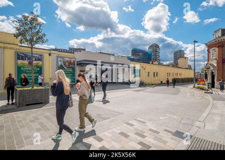 Albion Square, Woking Stock Photo - Alamy