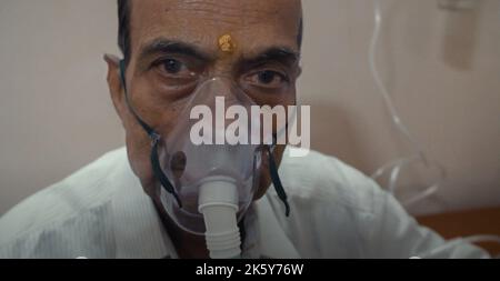 INVISIBLE DEMONS, (aka INVISIBLE DEMONS TUHON MERKIT), a street scene ...