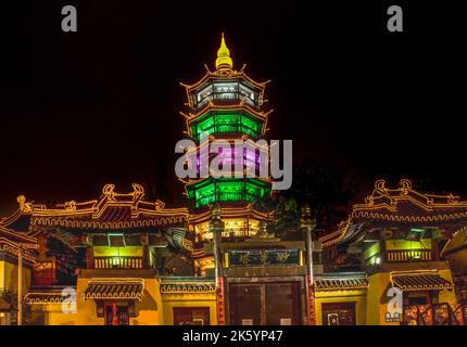 Colorful Buddhist Nanchang Nanchan Temple Wooden Door Night Illuminated ...