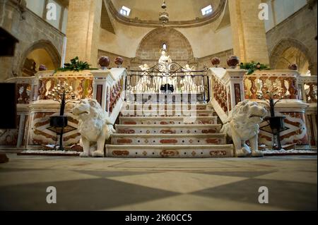 Inside the San Francesco Church, Alghero, Sardinia, Italy, Europe Stock ...