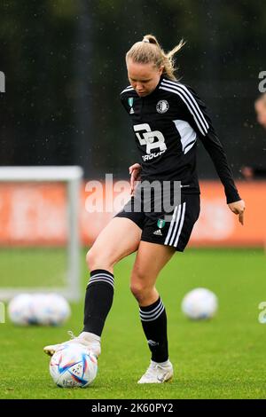 Rotterdam - 10/10/2022, Rotterdam - Robine de Ridder of Feyenoord V1 ...