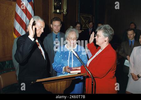 Office of Congressional and Intergovernmental Affairs - Swearing-In of ...