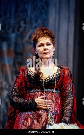 Judi Dench (Gertrude) in HAMLET by Shakespeare at the Olivier Theatre ...