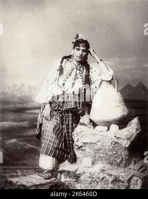 Vintage 19th century photograph - Levante Egyptienne, Levantine woman ...